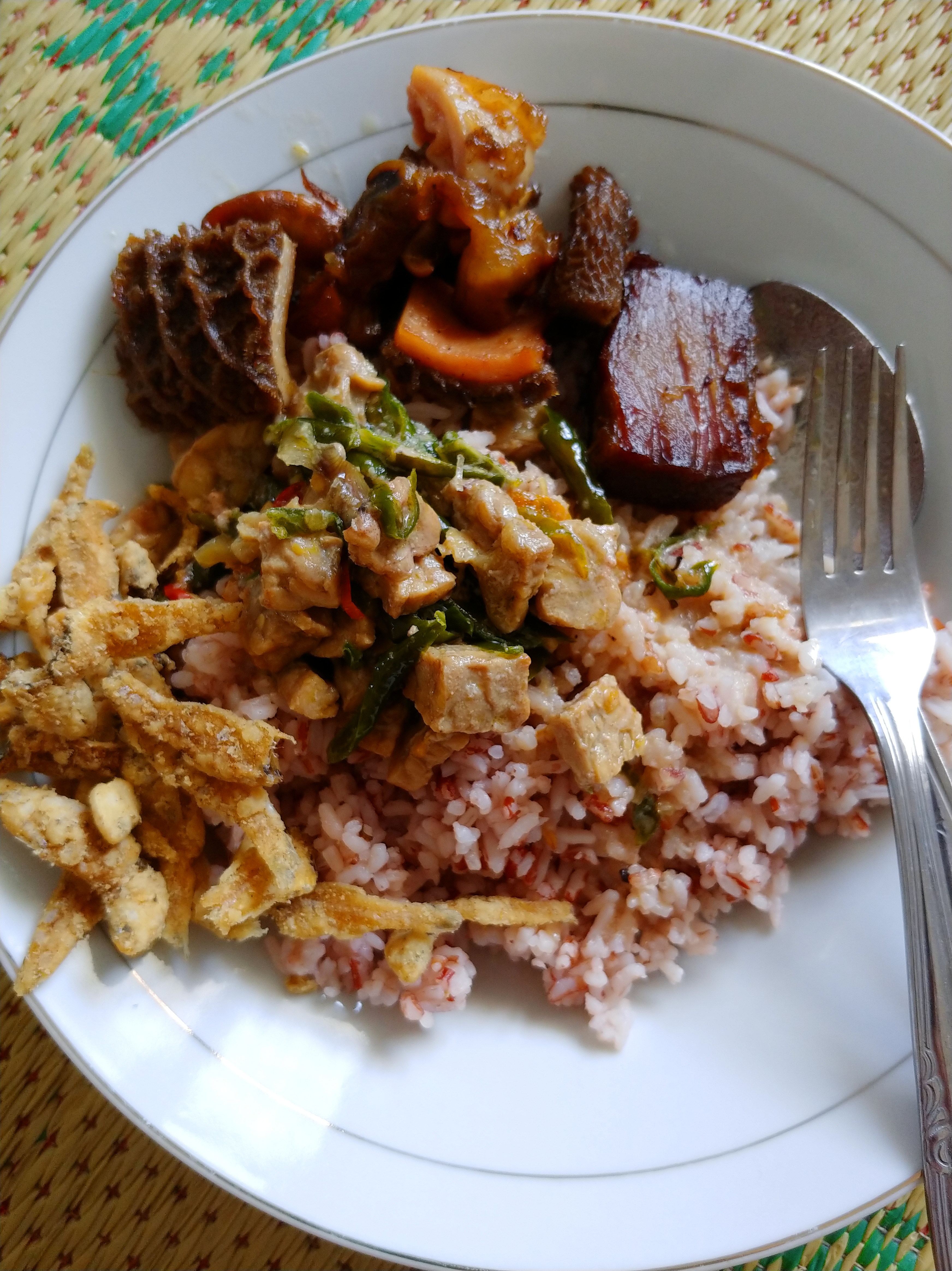Sego Abang Pari Gogo, Gunungkidul, Yogyakarta. – arisdn