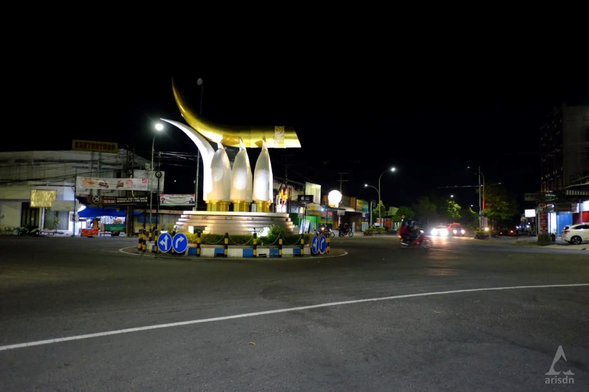 Perempatan Kartonyono, Ngawi. – arisdn